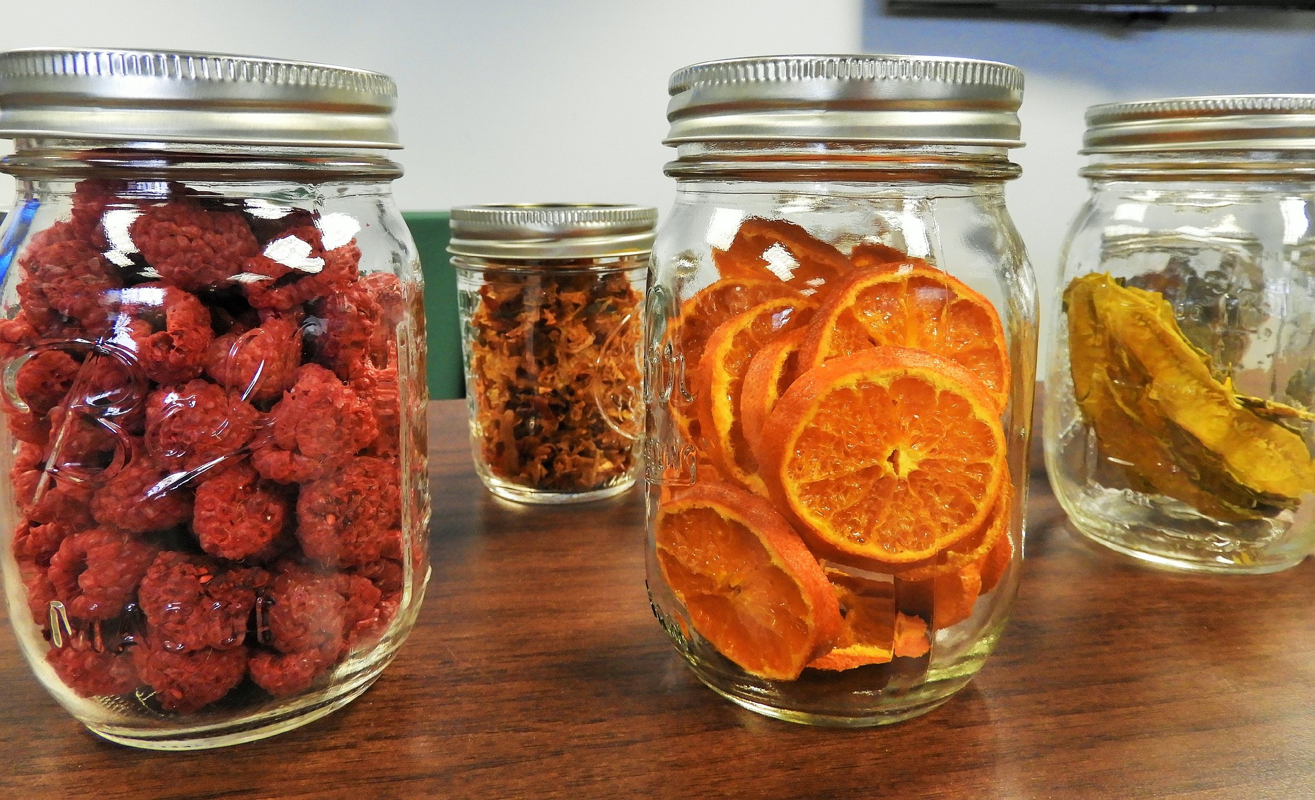 How To Use A Food Dehydrator And Pick One To Purchase