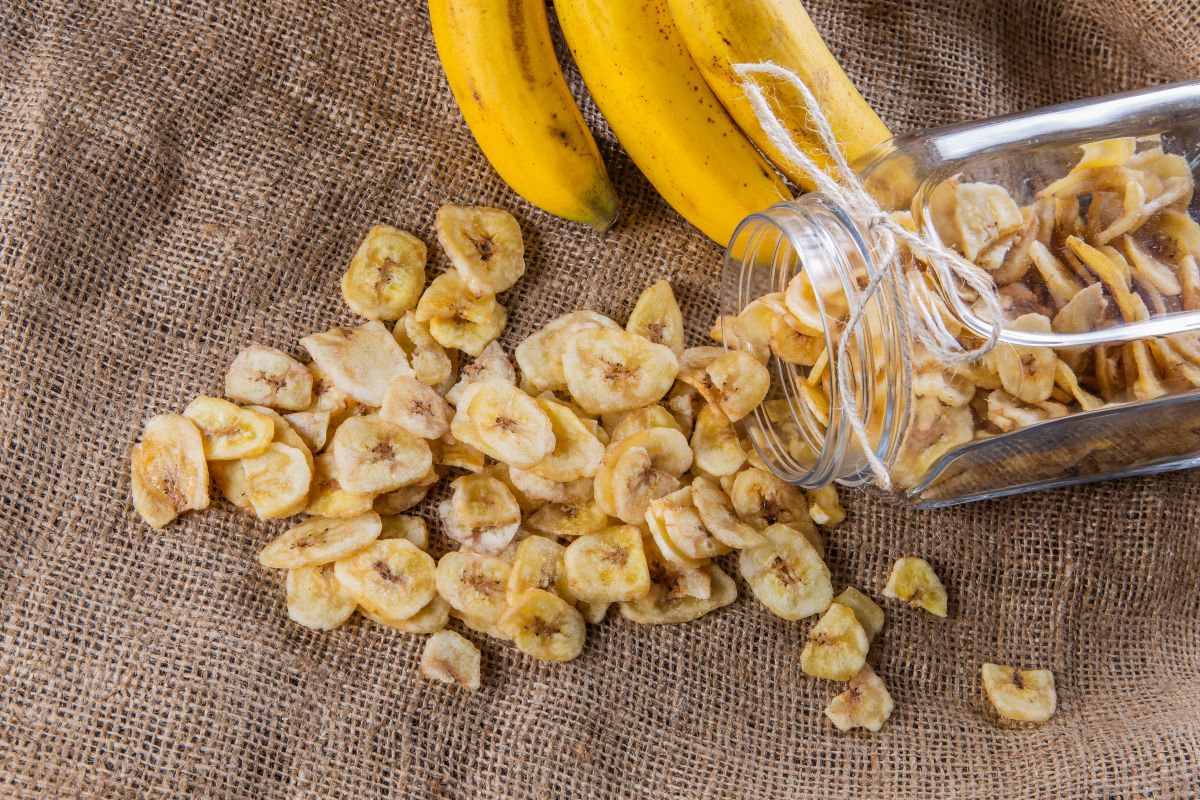 How To Dry Bananas And Make Sliced Banana Chips